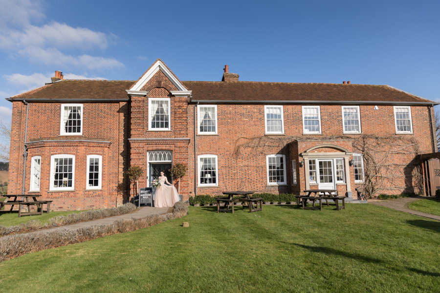 INSPIRATIONAL EDITORIAL - A Sustainable Luxury Wedding Captured By ...