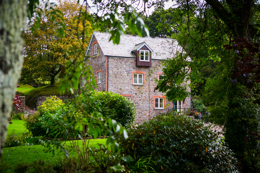 REAL WEDDING - The Early Summer Elopement Of Caroline & Eddie At The ...